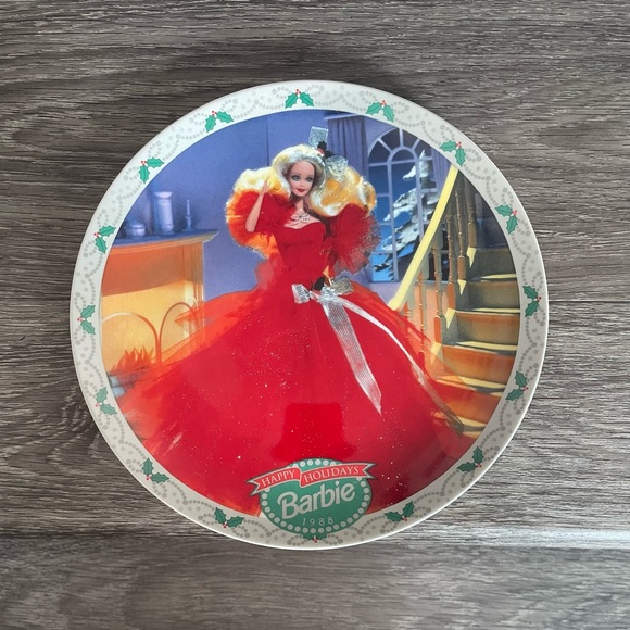 Enesco | Accents | Enesco 2 Barbie Holiday Plates 988 Red 1995 Green ...
